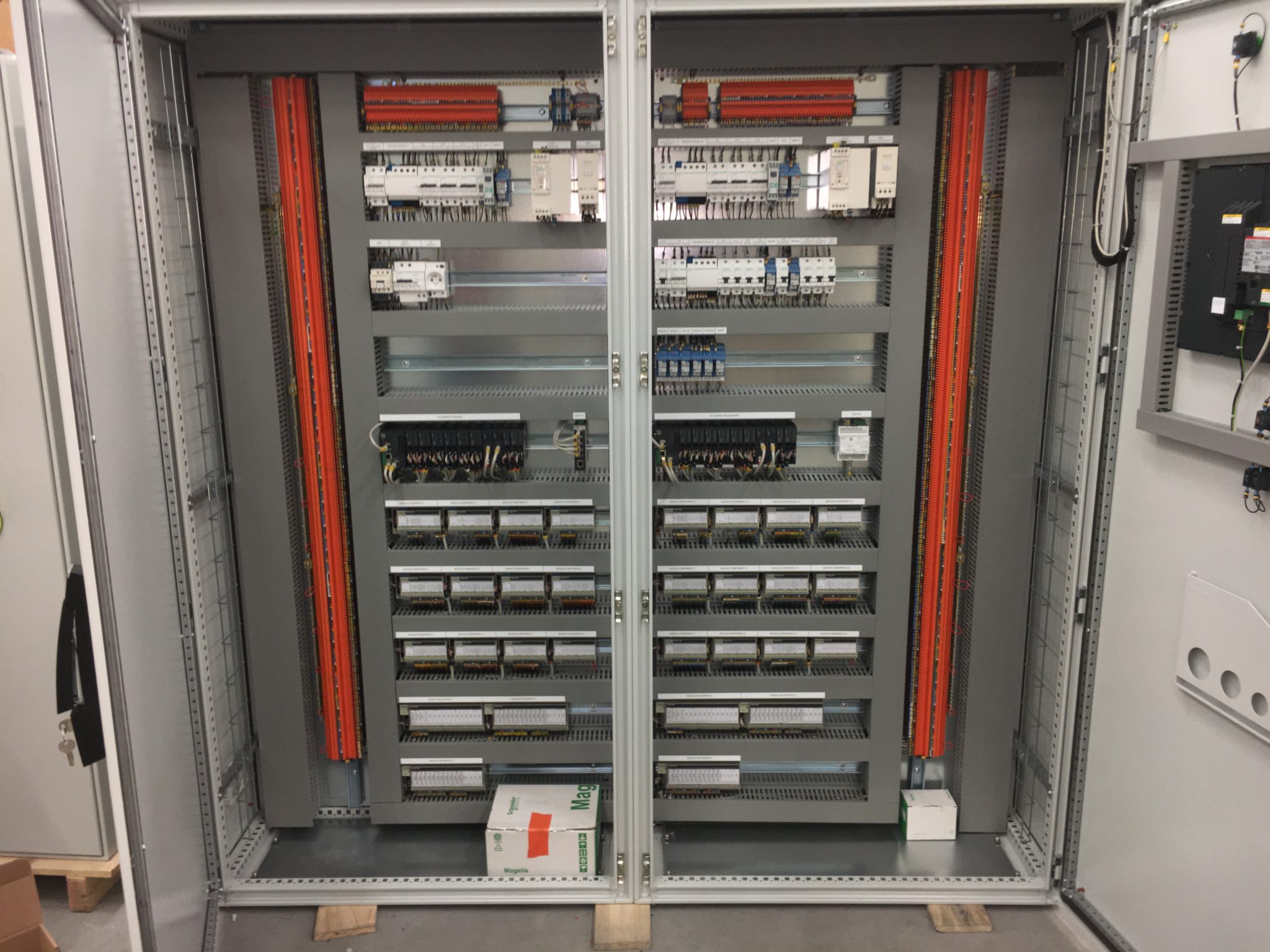 Chantier DC2020 d'Orange Episode 5 : la réception usine des TGBT et des ...