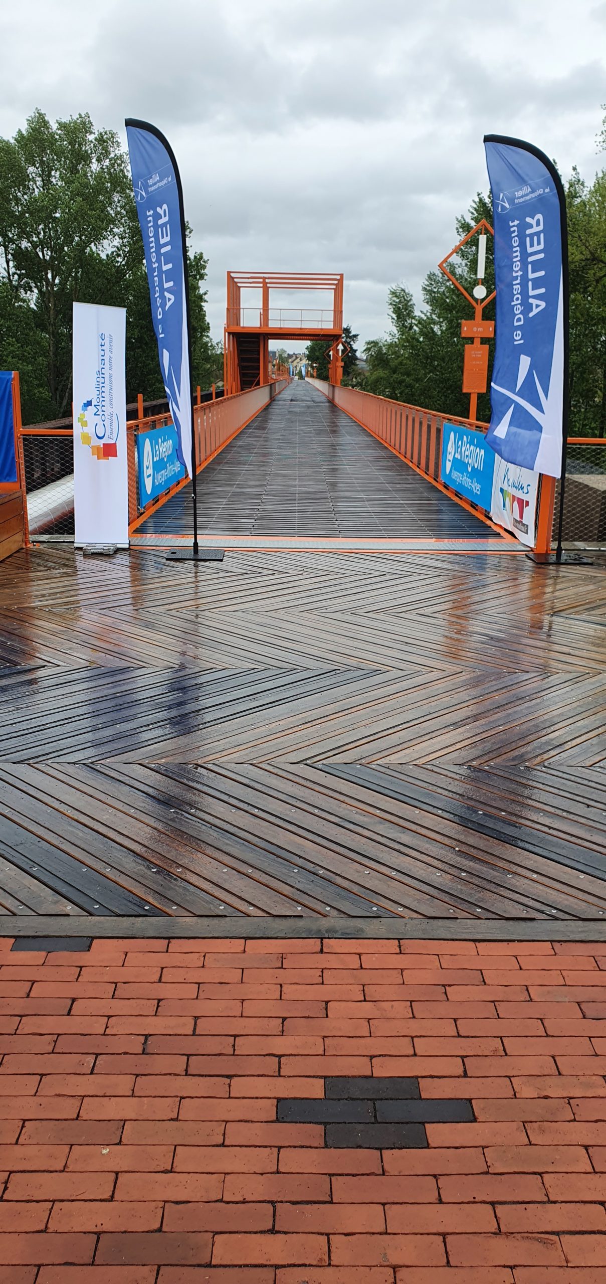 A Moulins, CEME éclaire la nouvelle vie du Pont de Fer - CEME
